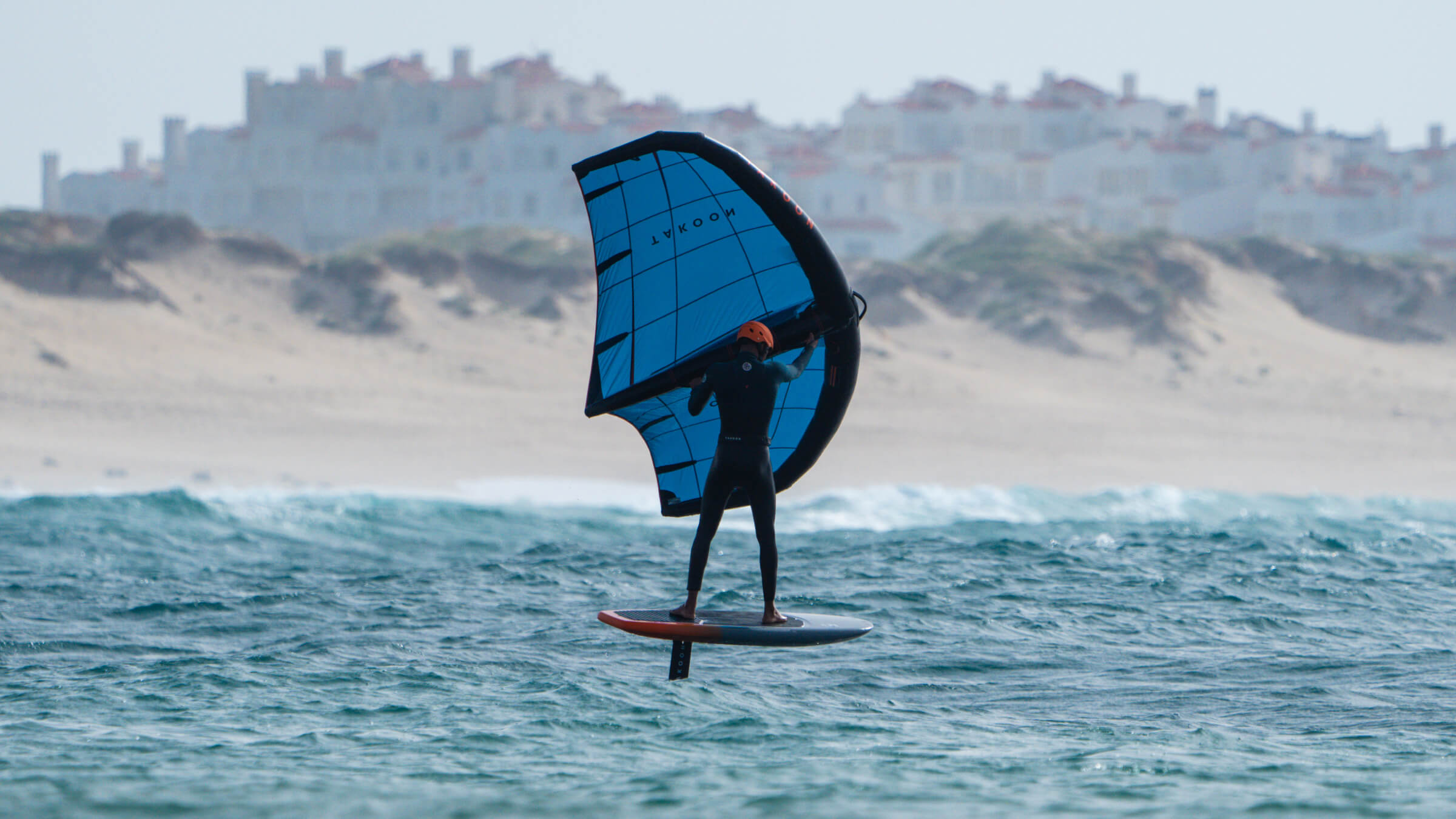 Comment débuter en Wingfoil : Guide pour les nouveaux riders – Takoon